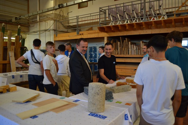 Le DASEN fait sa rentrée scolaire – Active Radio